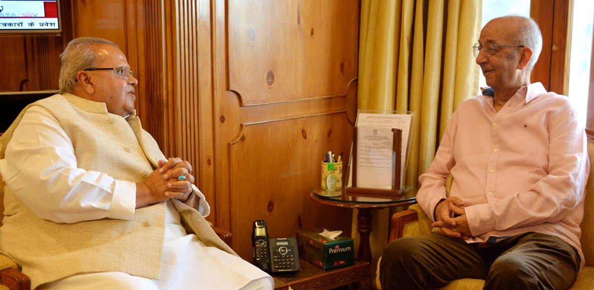 GOVERNOR MEETING VIJAY DHAR