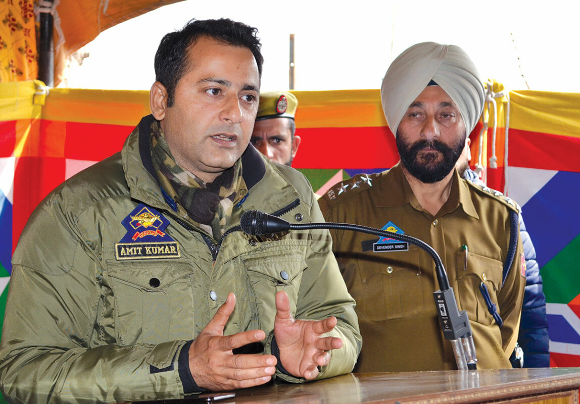 DSP Devender Singh with senoir officer Amit Kumar