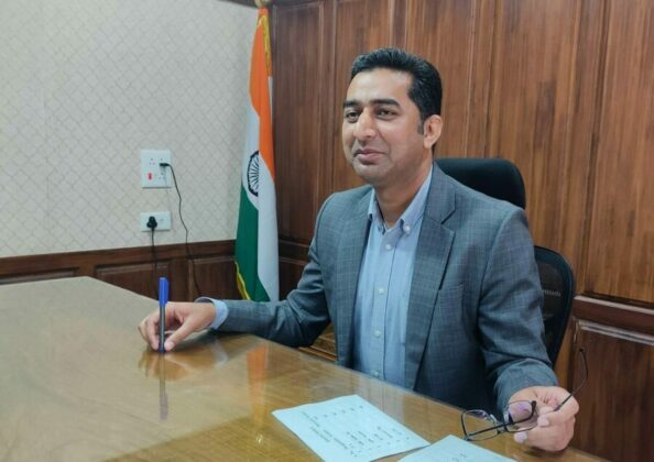 Sports Should Not be Politicised: Shahid Iqbal Choudhary | Kashmir Life ...