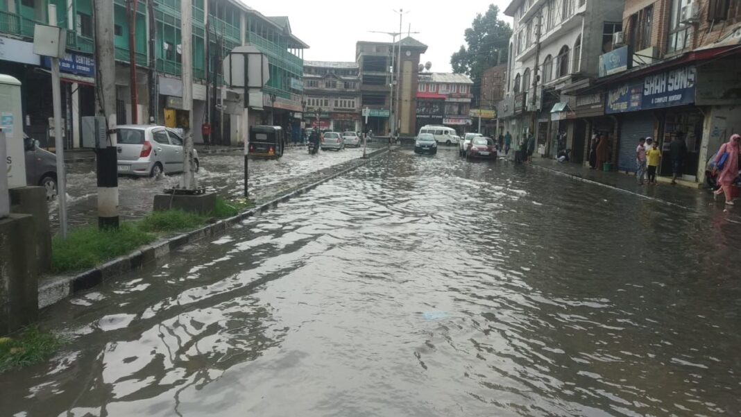 Lal Chowk Among 37 High-Risk Flood Zones Identified in Srinagar Flood ...