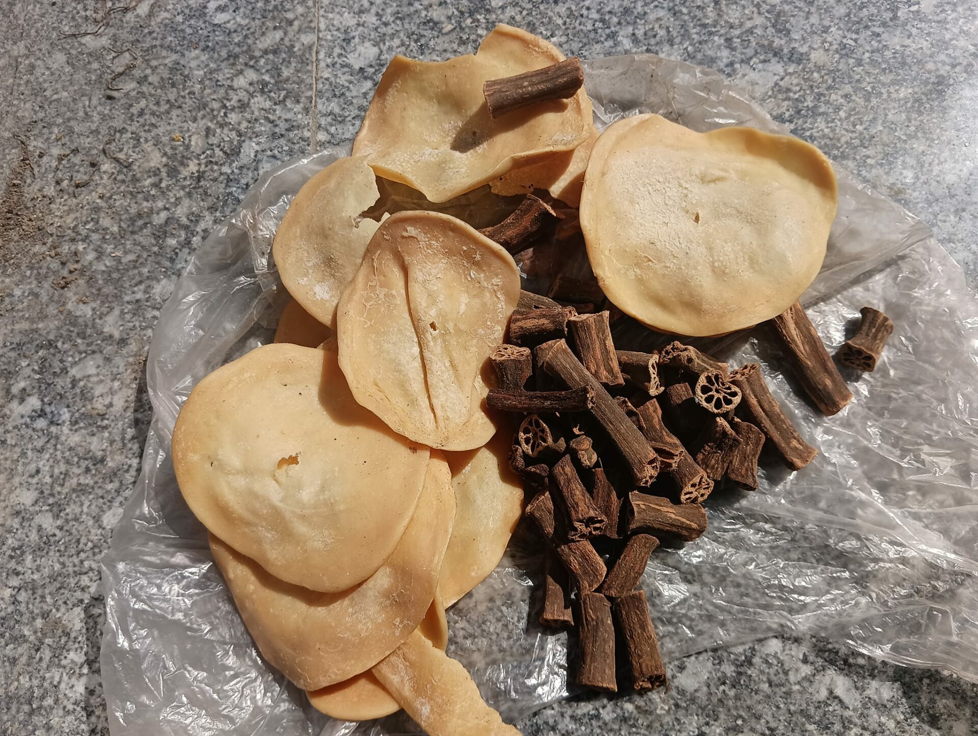 Maeshi Kreaj: Kashmir’s Butter Bread | Kashmir Life - Latest News ...