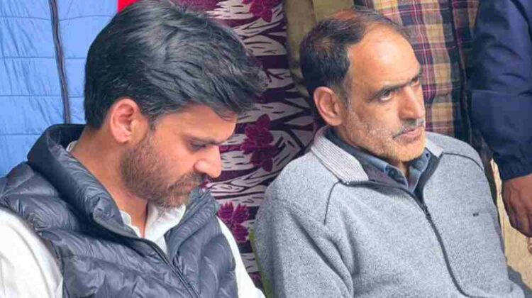 Three Years After Dismissal From Service Kashmir Naib Tehsildar Nazir Ahmad Wani Dies Kashmir